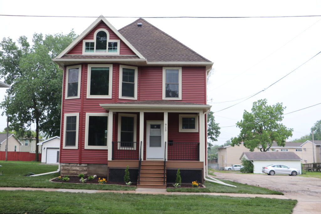 915 W 3rd St | Iowa Heartland Habitat for Humanity